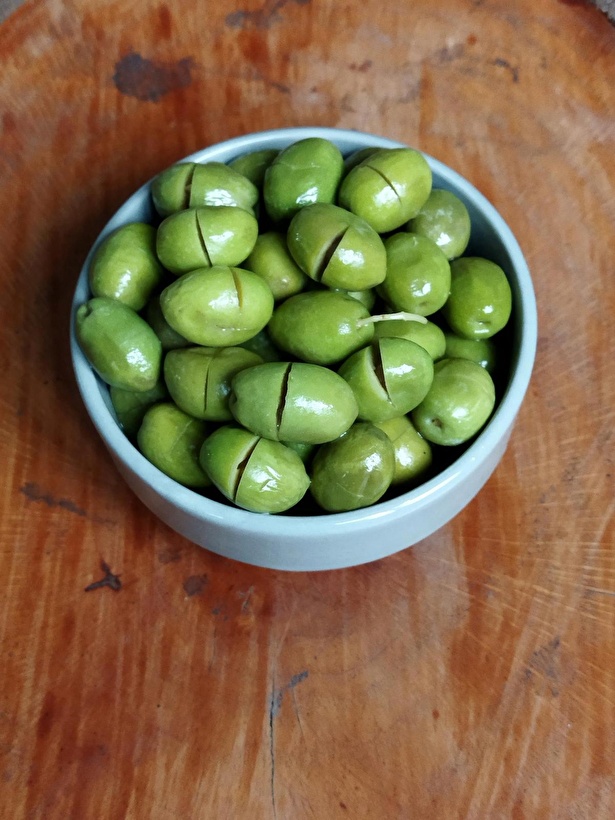 Gemlik Cinsi Kırma Tatlanmış Zeytin 2 li Paket 5 Kg 3 Kg 2023 2024 Yeni