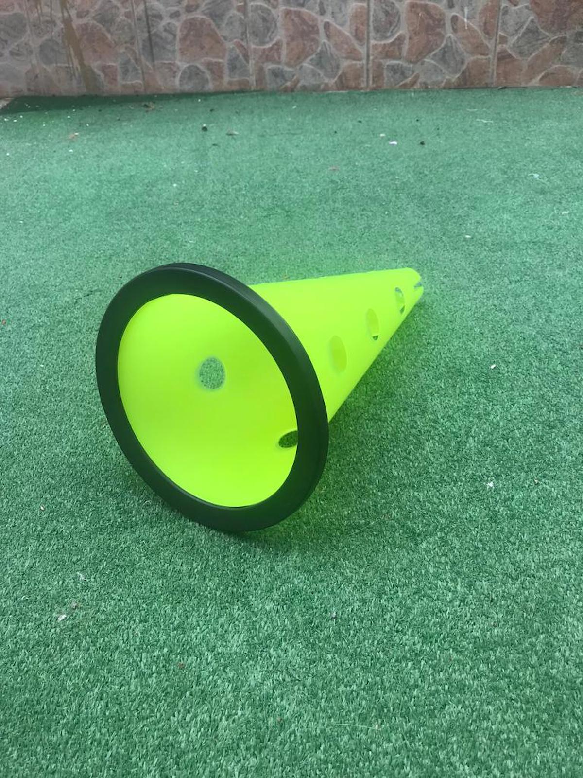 40 Cm Delikli Antrenman Hunisi Kauçuk Tabanlı Huni Sarı Delikli Huni ...