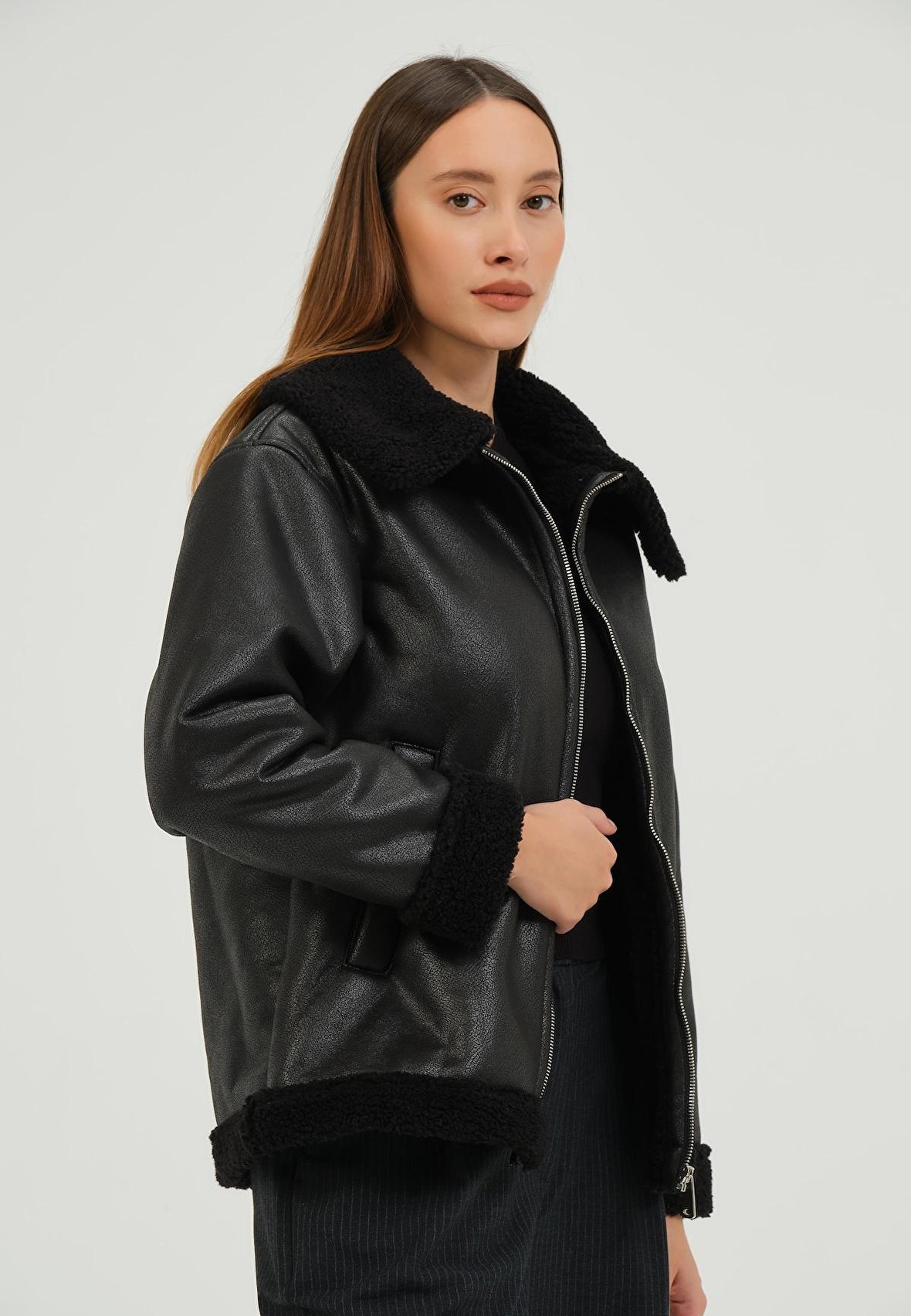 Basics&More Yaka Kürklü Suni Deri Kısa Ceket 267 Fiyatları ve Modelleri ... Basics&More Yaka Kürklü Suni Deri Kısa Ceket 267 Fiyatları ve Modelleri ...